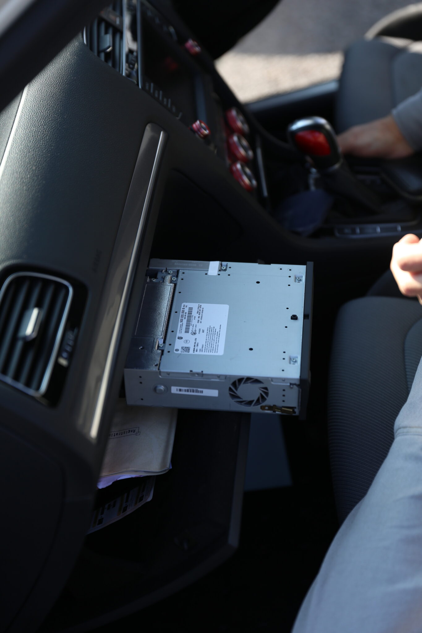 GOLF7GTI オーディオから音が出ないディスカバープロ修理 | CAR SHOP JANKCAR SHOP JANK